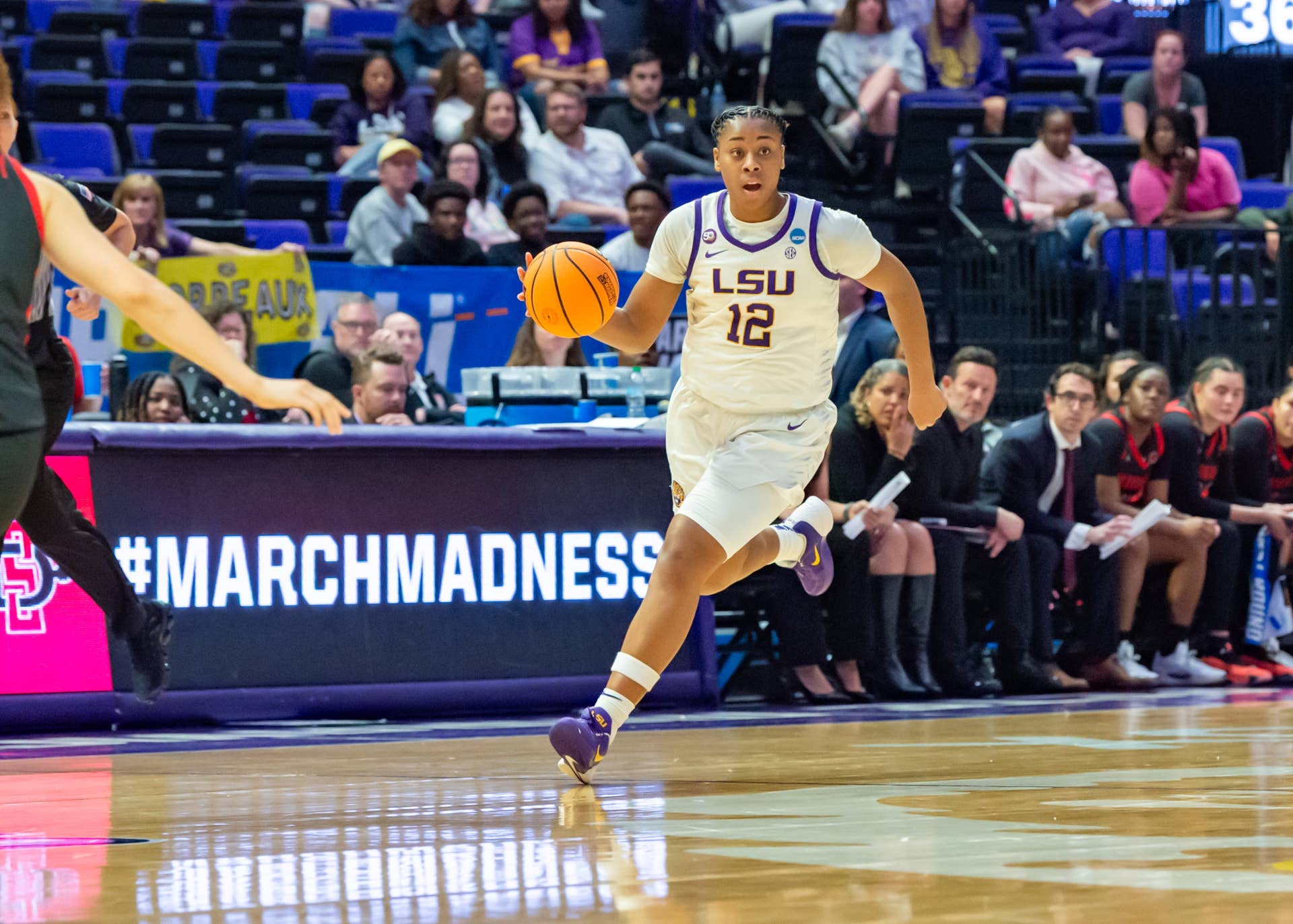 Mikaylah Williams Sends Clear Message to New LSU Transfer - Athlon Sports