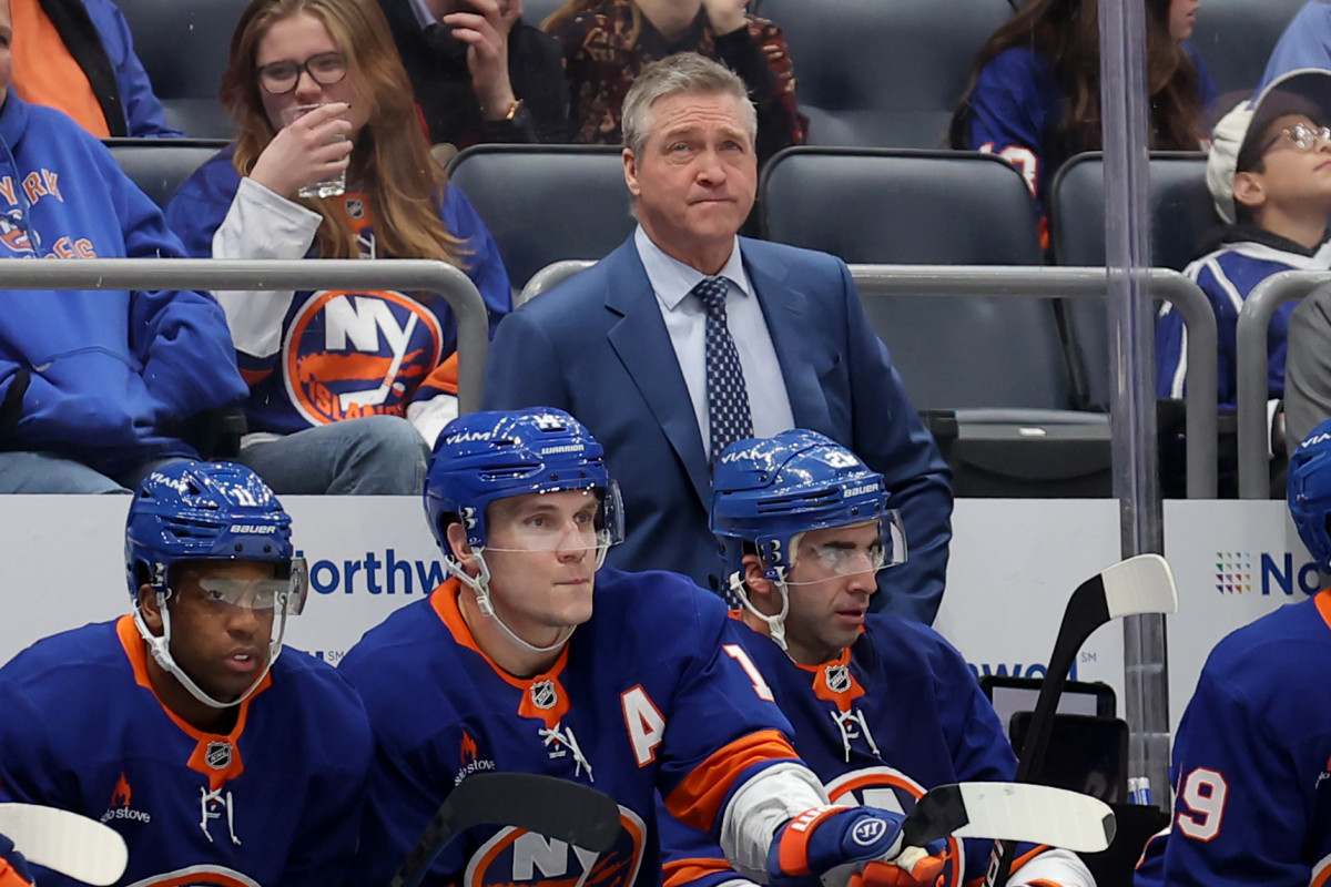 Islanders Coach's Blunt Take on 'Embarrassing' Call vs. Blue Jackets ...