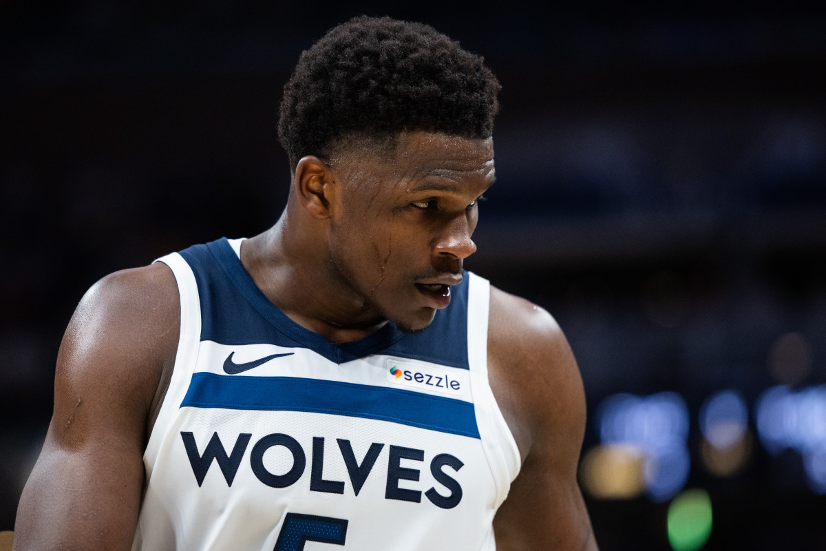 Wolves Coach Assigns Blame for Anthony Edwards' Clutch Shooting Struggles - Athlon Sports