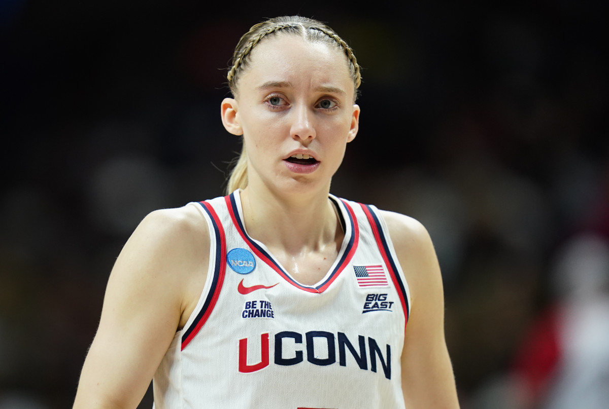 Paige Bueckers’ Historic Numbers Put WNBA, NBA Stars to Shame - Athlon ...