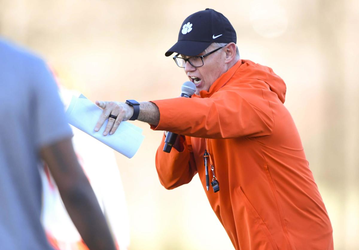 Dabo Swinney Says 'It's Very Loud Over There' as He Praises Tom Allen’s ...