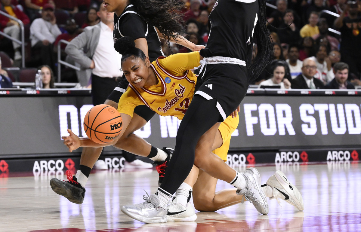 WNBA Legend Rebecca Lobo’s Emotional Reaction to JuJu Watkins’ Injury ...