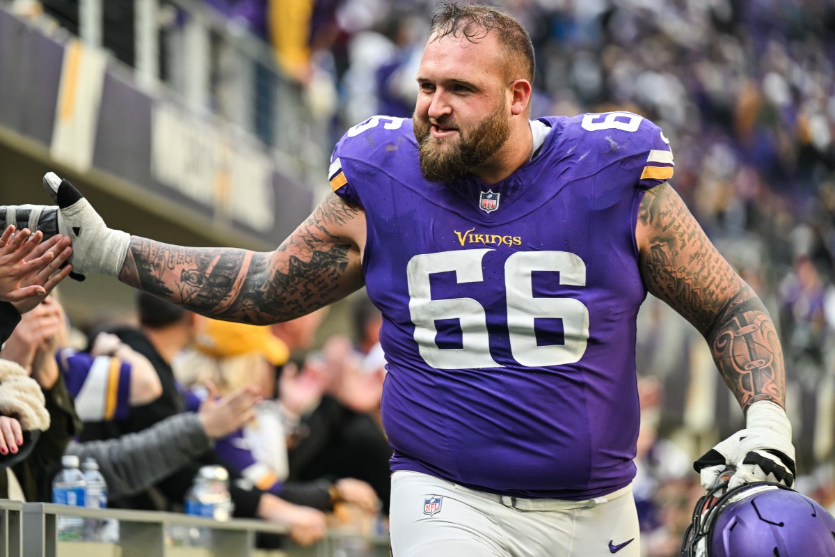 Vikings' Dalton Risner Flirts With Move to Former Super Bowl Team ...