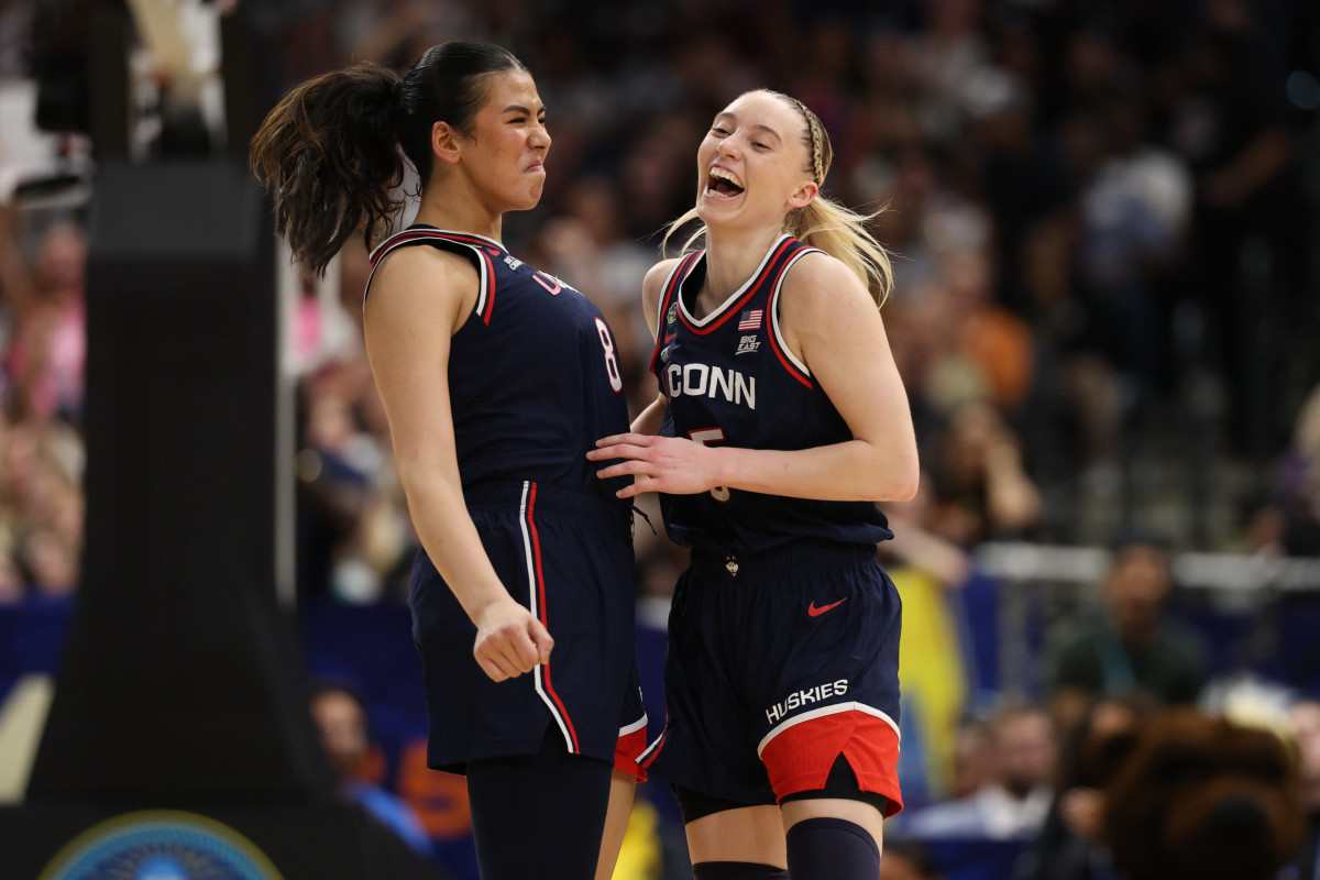 Gap Is Selling UConn Basketball Shirts for as Little as $19 - Athlon Sports