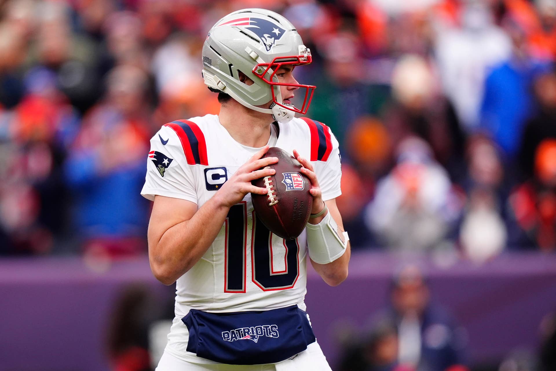 NFL Reacts to Drake Maye’s Wife's Outfit During AFC Championship Game ...