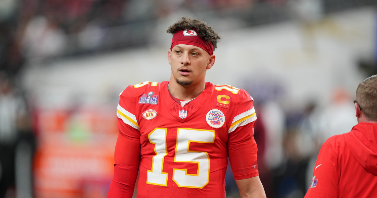Patrick Mahomes' Offseason Transformation Is Blowing Up Online - Athlon Sports