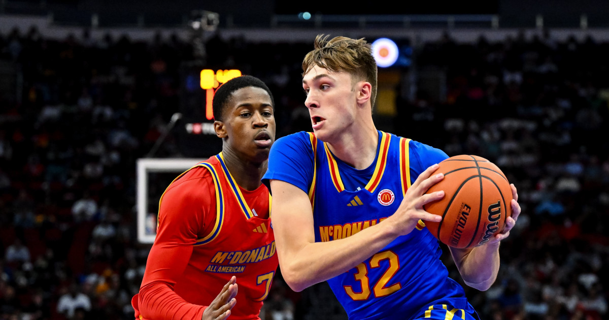 Duke Star Cooper Flagg Goes Viral for Dunk on Anthony Davis and Team ...