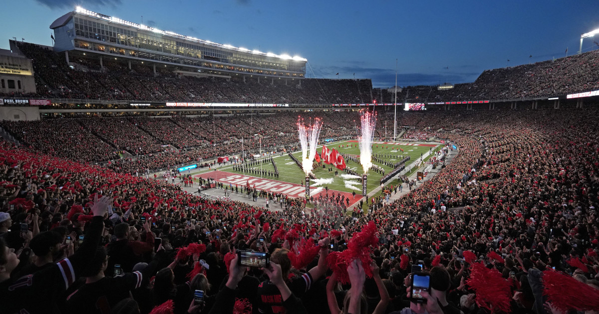 Top 10 Largest College Football Stadiums By Capacity For 2024 - Athlon ...
