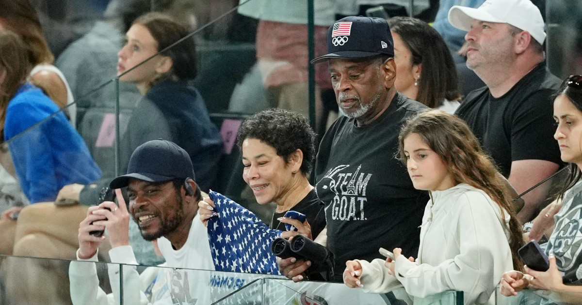 Simone Biles Emotional Over Her Father’s Unexpected Outfit Addition ...
