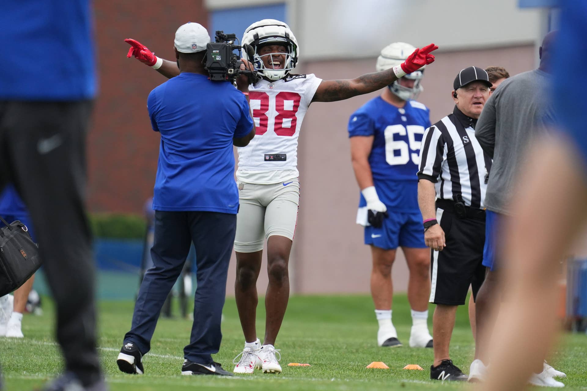 Denver Broncos Sign Former New York Giants Defensive Back Kaleb Hayes ...