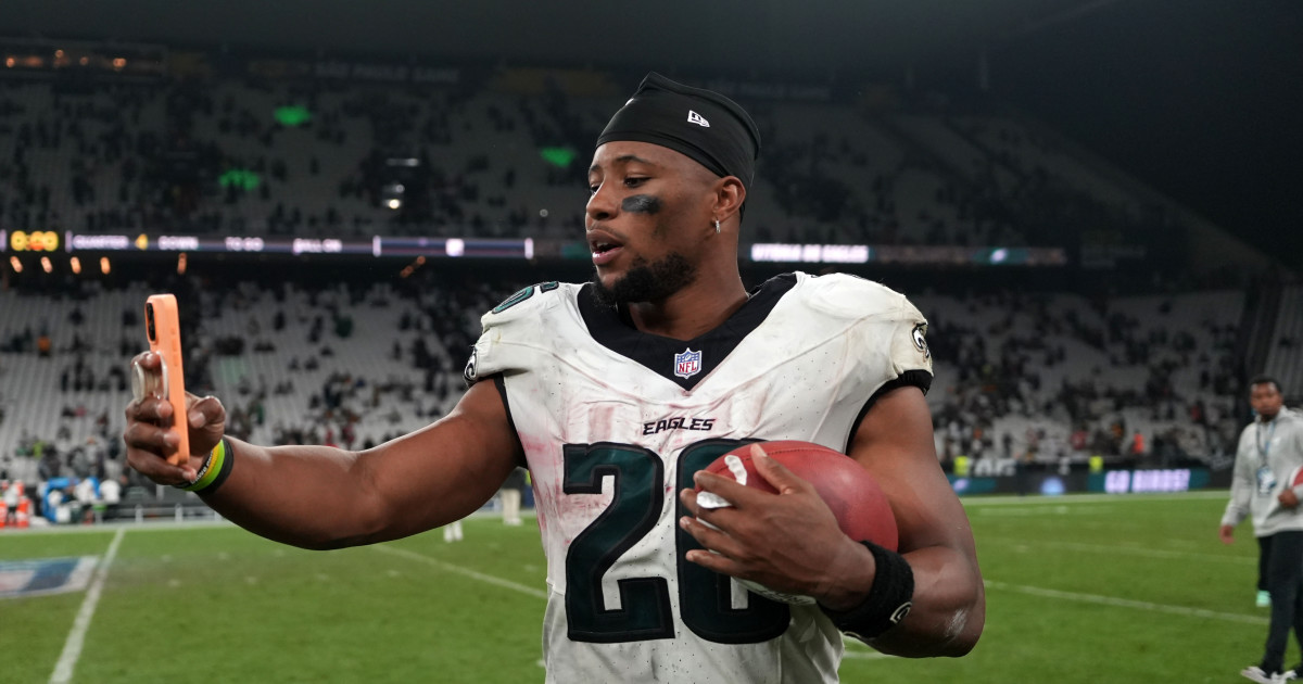 Eagles' Saquon Barkley's 65-Yard TD Matched by Saints; Philly Trails 12 ...