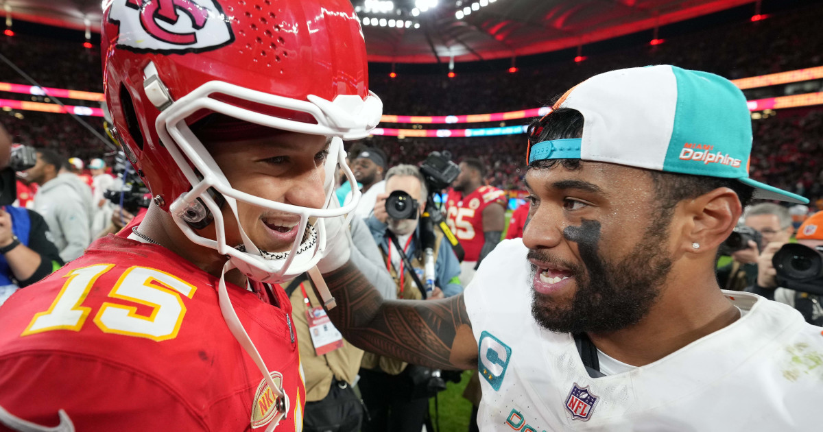 Patrick Mahomes Sends Message to Miami's Tua Tagovailoa After Scary ...