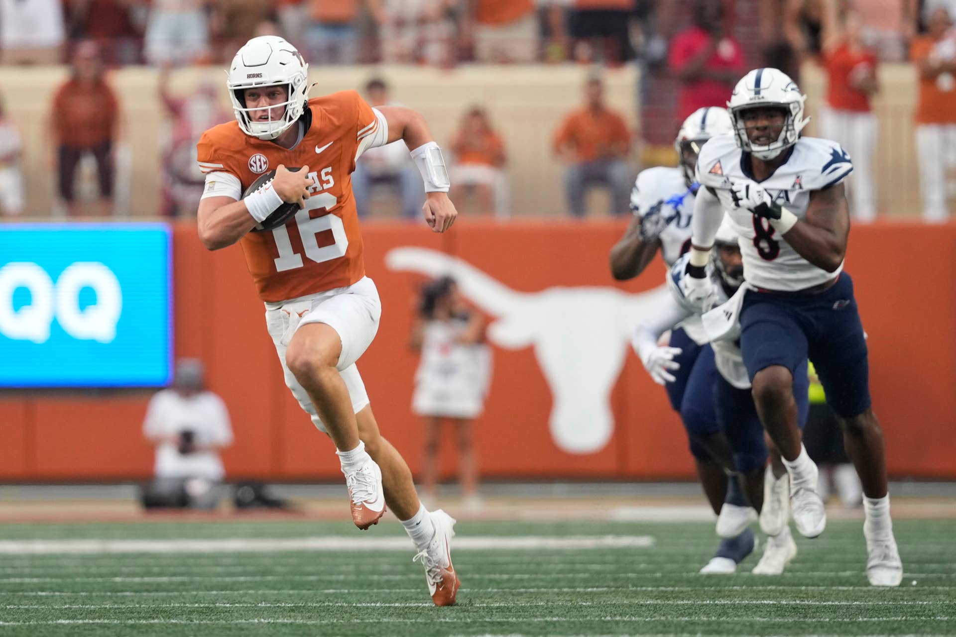 Texas Longhorns QB Arch Manning Drafted by 'Black Delegation!' RGIII ...