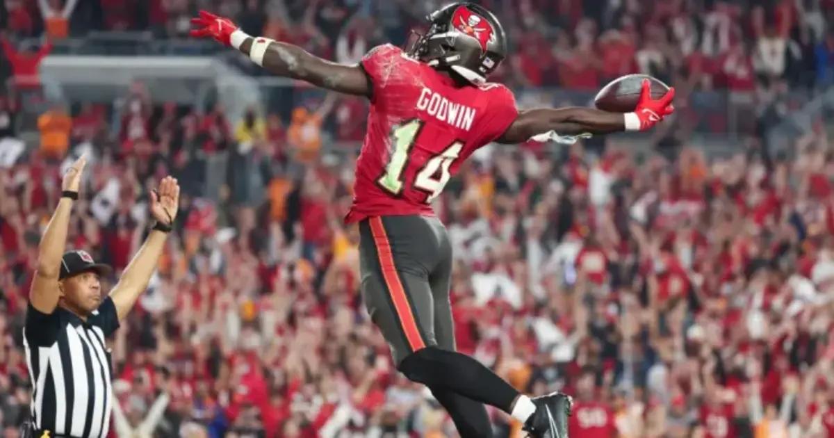 Tampa Bay Buccaneers Receivers Go Off in 33-16 Win Over Philadelphia ...