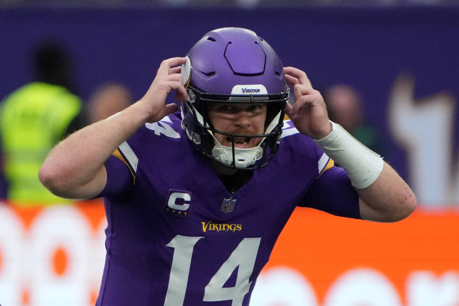 Fans in Disbelief Over Slow-Mo Video of Controversial Sam Darnold Play ...