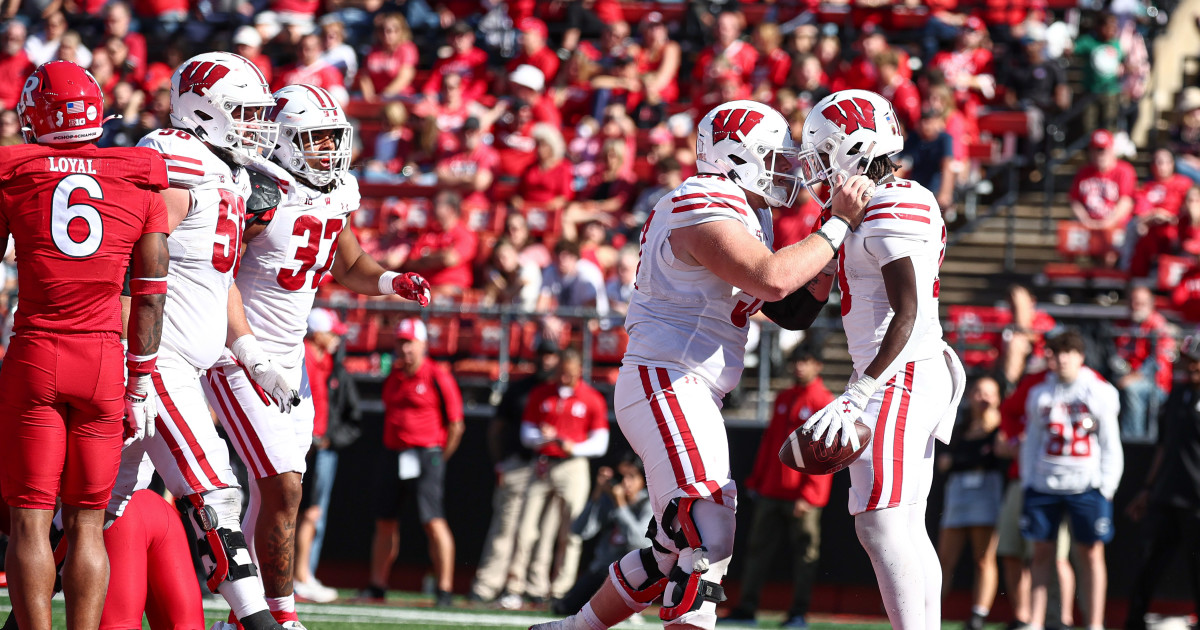 Wisconsin Football Reenters Top 25 of JP Poll for First Time Since ...