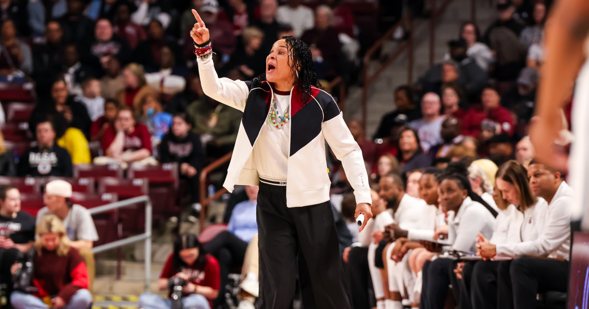 Dawn Staley's 2025 Salary vs Geno Auriemma: Who Makes More? - Athlon Sports
