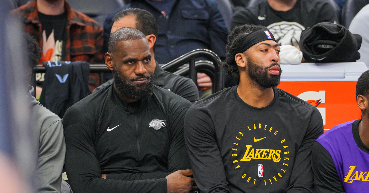 Awkward LeBron James-Anthony Davis Pregame Moment Sparks Reaction ...