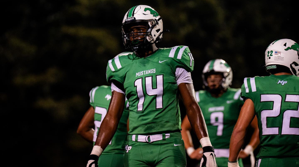 Elite Defensive End Rodney Dunham Commits To Notre Dame - Athlon Sports
