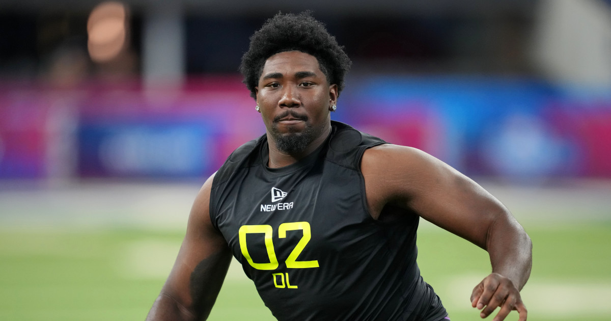 New York Giants Rookie Defensive Tackle Darius Alexander Signs Rookie ...