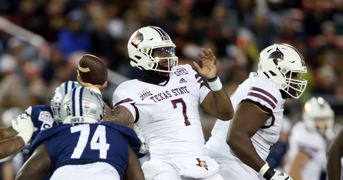 6,000-Yard Quarterback Enters Transfer Portal on Friday - Athlon Sports