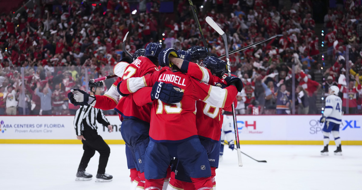 Panthers Set Stanley Cup Playoff Record In Game 4 Win vs. Lightning ...