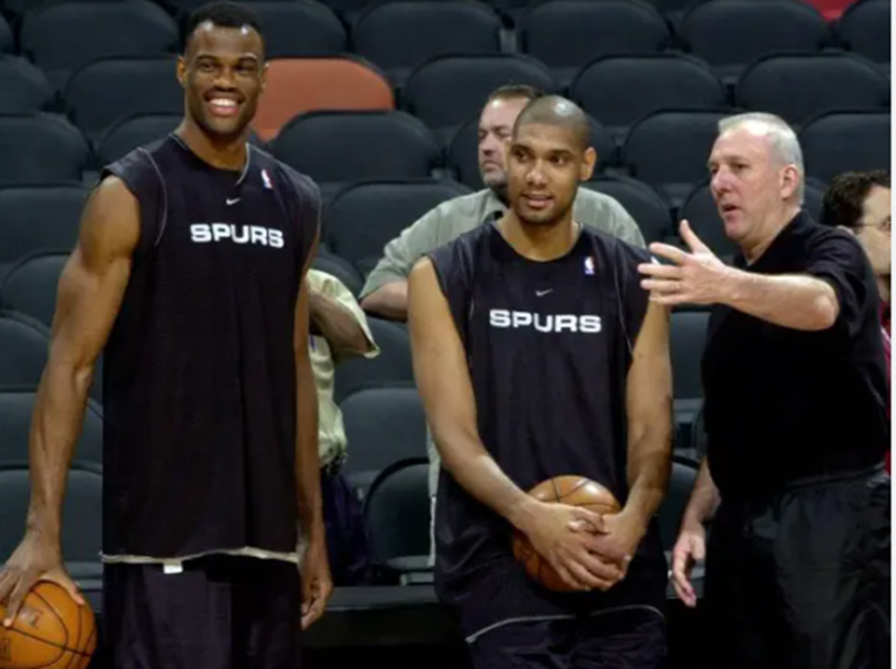 Spurs Legend David Robinson Pays Tribute to Gregg Popovich With ...