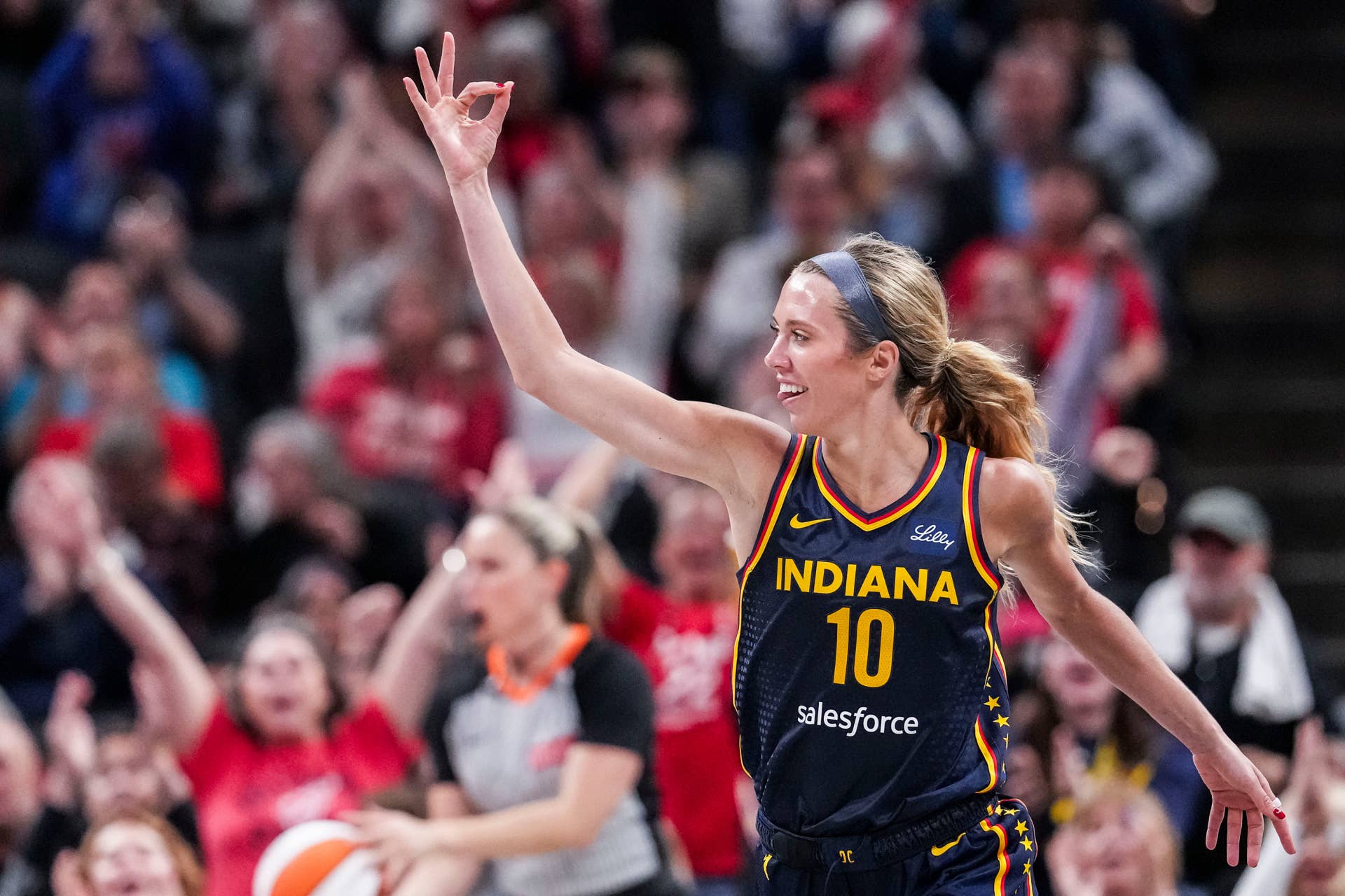 Indiana Fever Send Message to Lexie Hull During Game Against Chicago ...