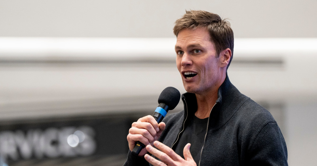 Tom Brady's Priceless Advice to Shedeur Sanders Resurfaces After NFL ...