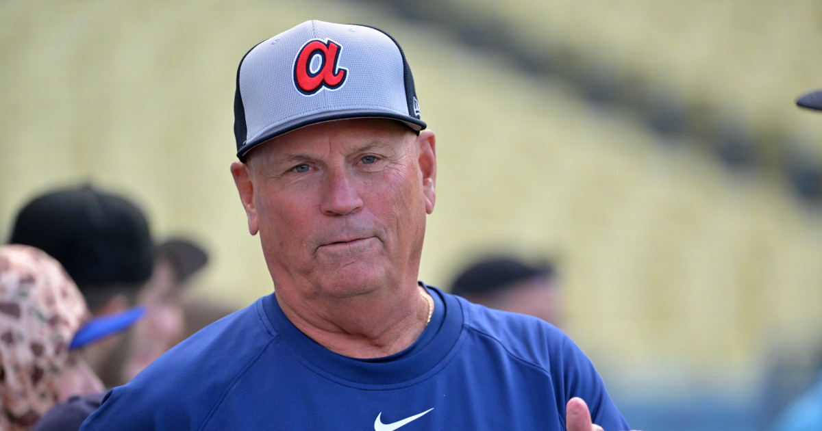 Former Cubs World Series Champion and Manager Predicted to Replace Braves' Brian Snitker ...