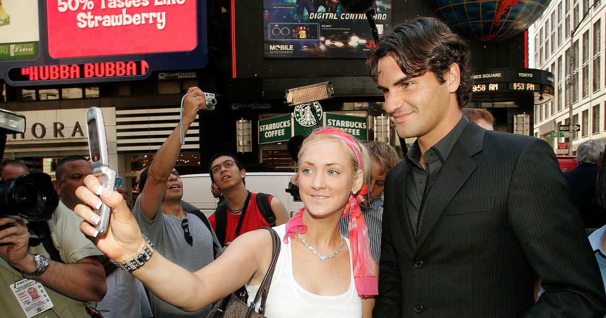 Roger Federer Surprises French Model After Agreeing to Play Tennis With ...