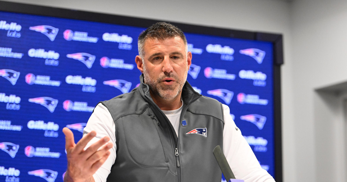 Mike Vrabel Announces Double Blow for Patriots Before NFL Season ...