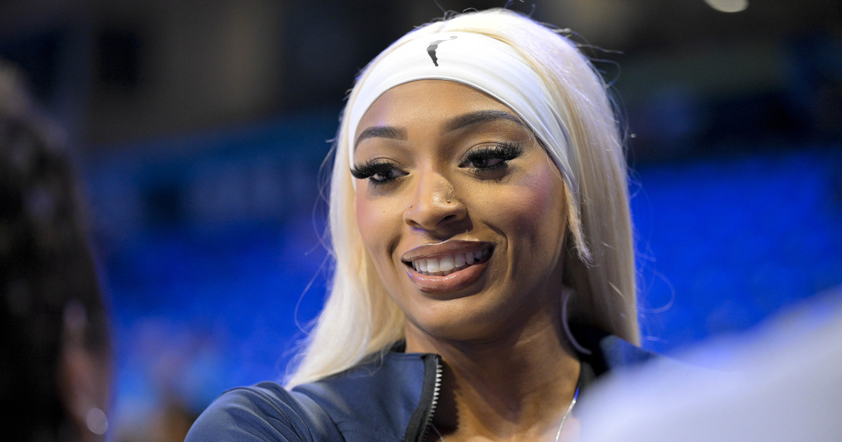 WNBA Player Stuns in Kim Kardashian-Style Pregame Outfit for Mercury ...