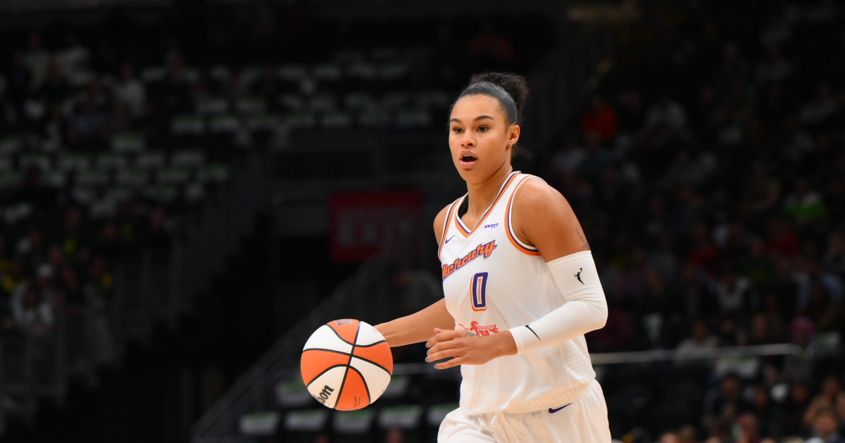 Camera Catches Adorable Moment Between WNBA Sisters on Thursday ...