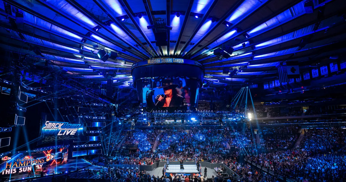 Former WWE Champion Makes Stunning Return on 'Raw' After MITB 2025 ...