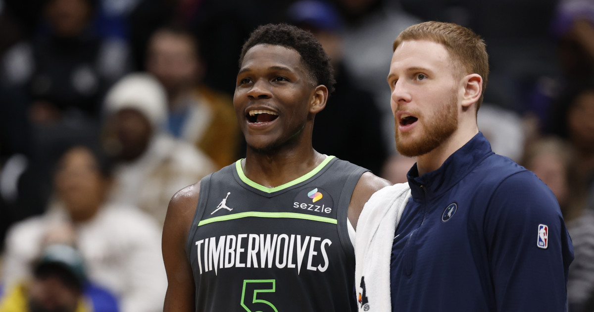 DiVincenzo Sends Clear Message About Anthony Edwards Being A Great Teammate - Athlon Sports