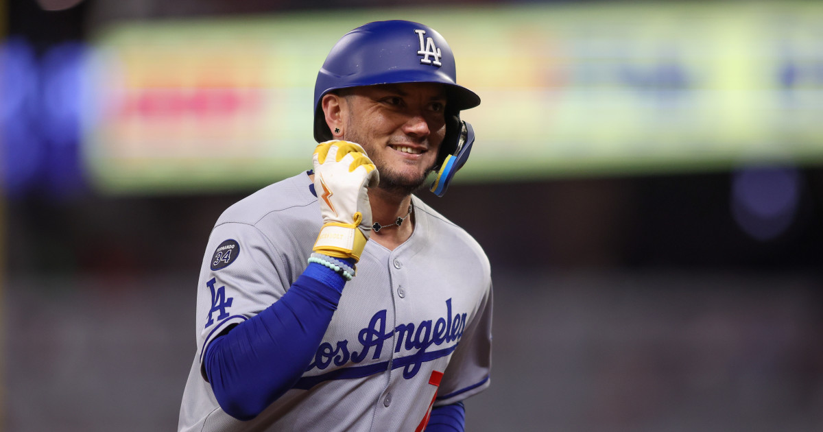 Dave Roberts Gives Injury Update on Dodgers' Miguel Rojas - Athlon Sports