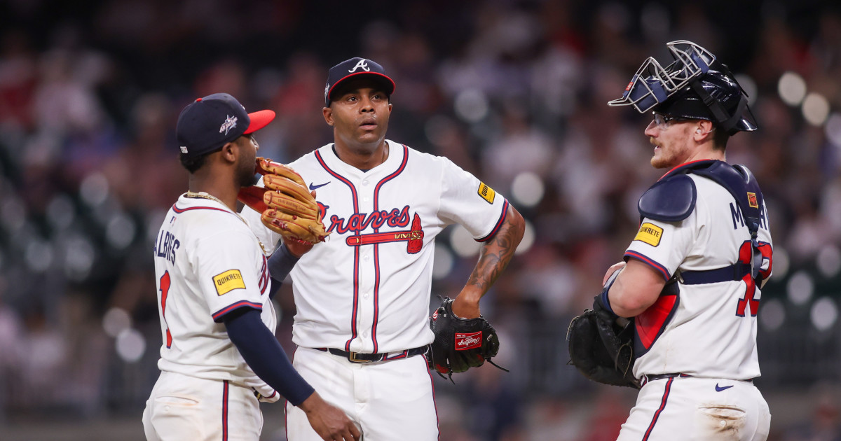 Braves Facing Raisel Iglesias Decision After Craig Kimbrel Debacle ...