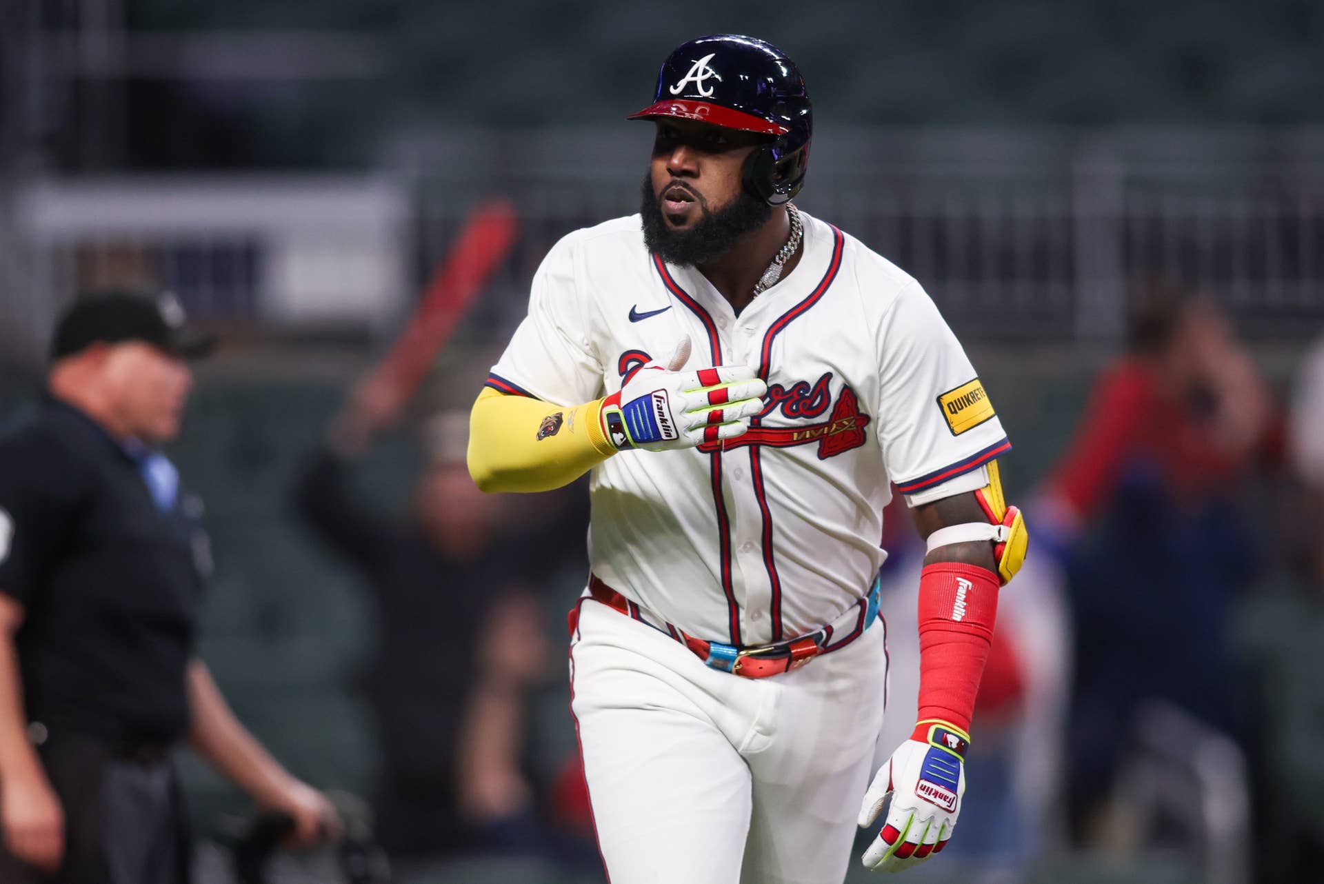 Cubs Trade Idea Swaps Gold Glove Outfielder for Braves' 40-HR Slugger ...