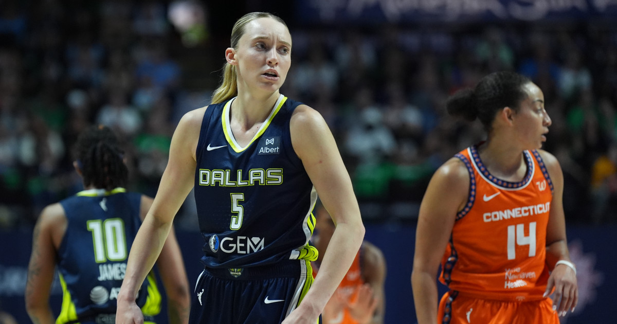 Paige Bueckers Making Air-Tight Case for WNBA Rookie of the Year ...