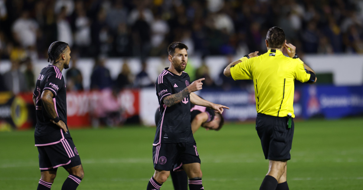Javier Mascherano Sends Fiery 2-Word Message to Lionel Messi Before PSG ...