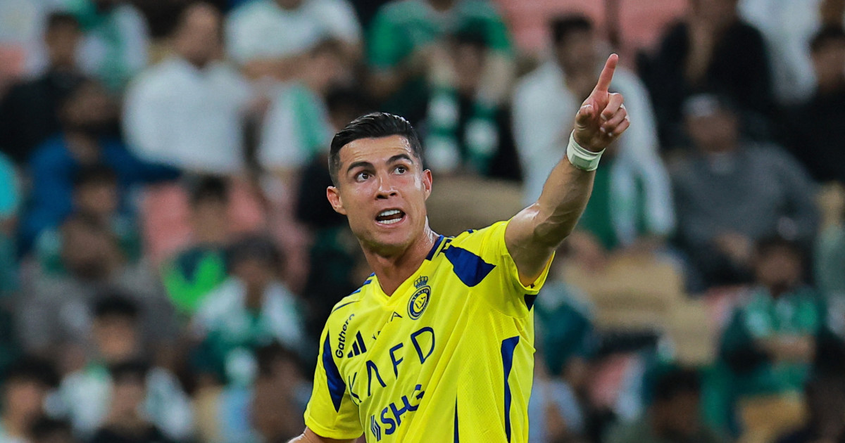 Cristiano Ronaldo's Monthly Salary Set to Eclipse Lionel Messi's Annual ...