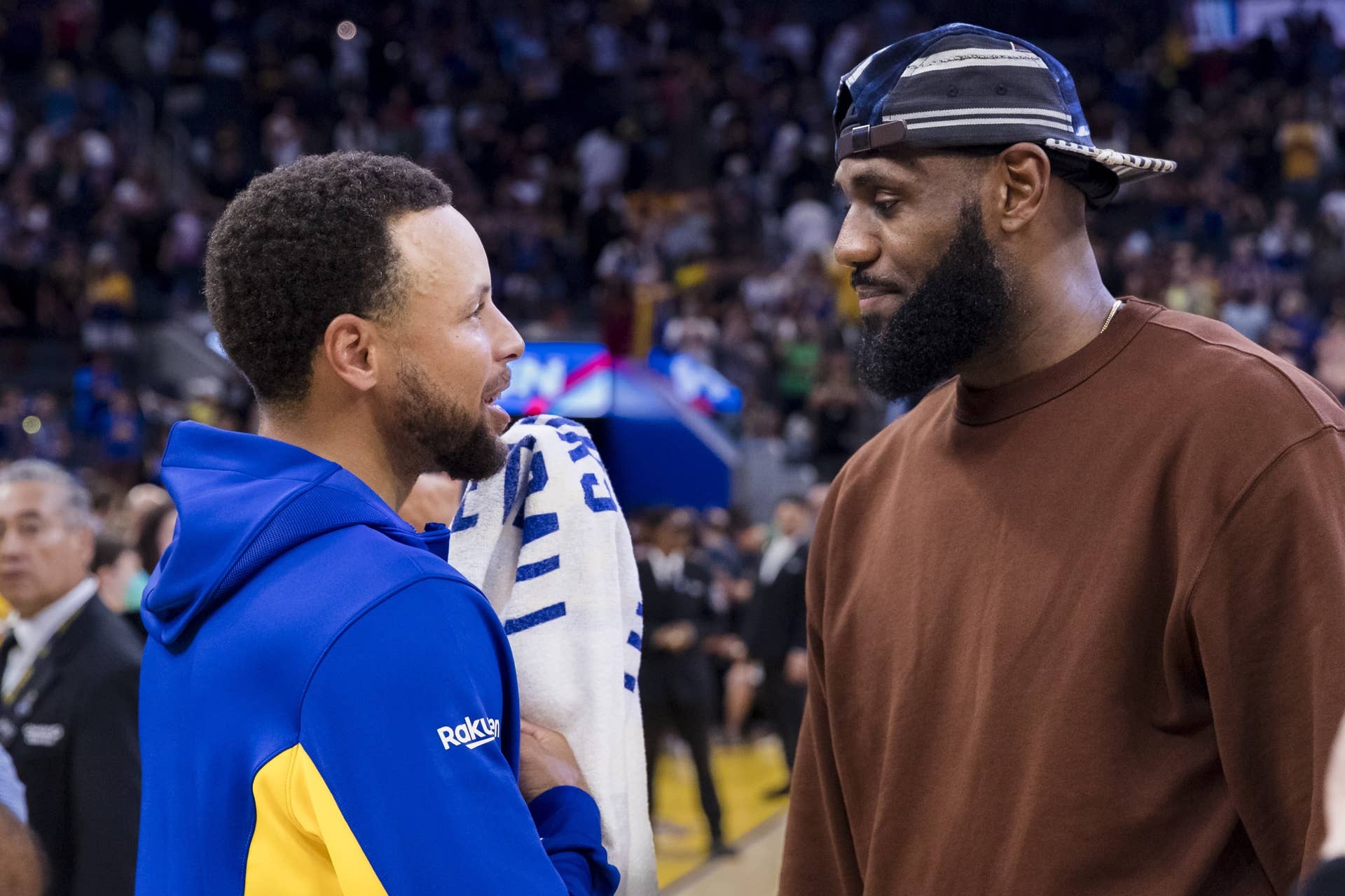 LeBron James and Steph Curry Watch As Golden State Warriors Rout Los ...