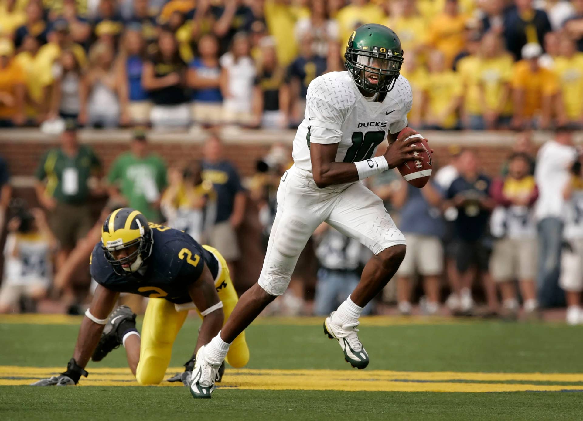 CBS College Football Studio Crew Clowns It Up for Oregon at Michigan ...