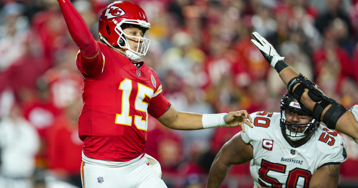 Patrick Mahomes and Kansas City Chiefs Avoid Injury, Upset Against ...