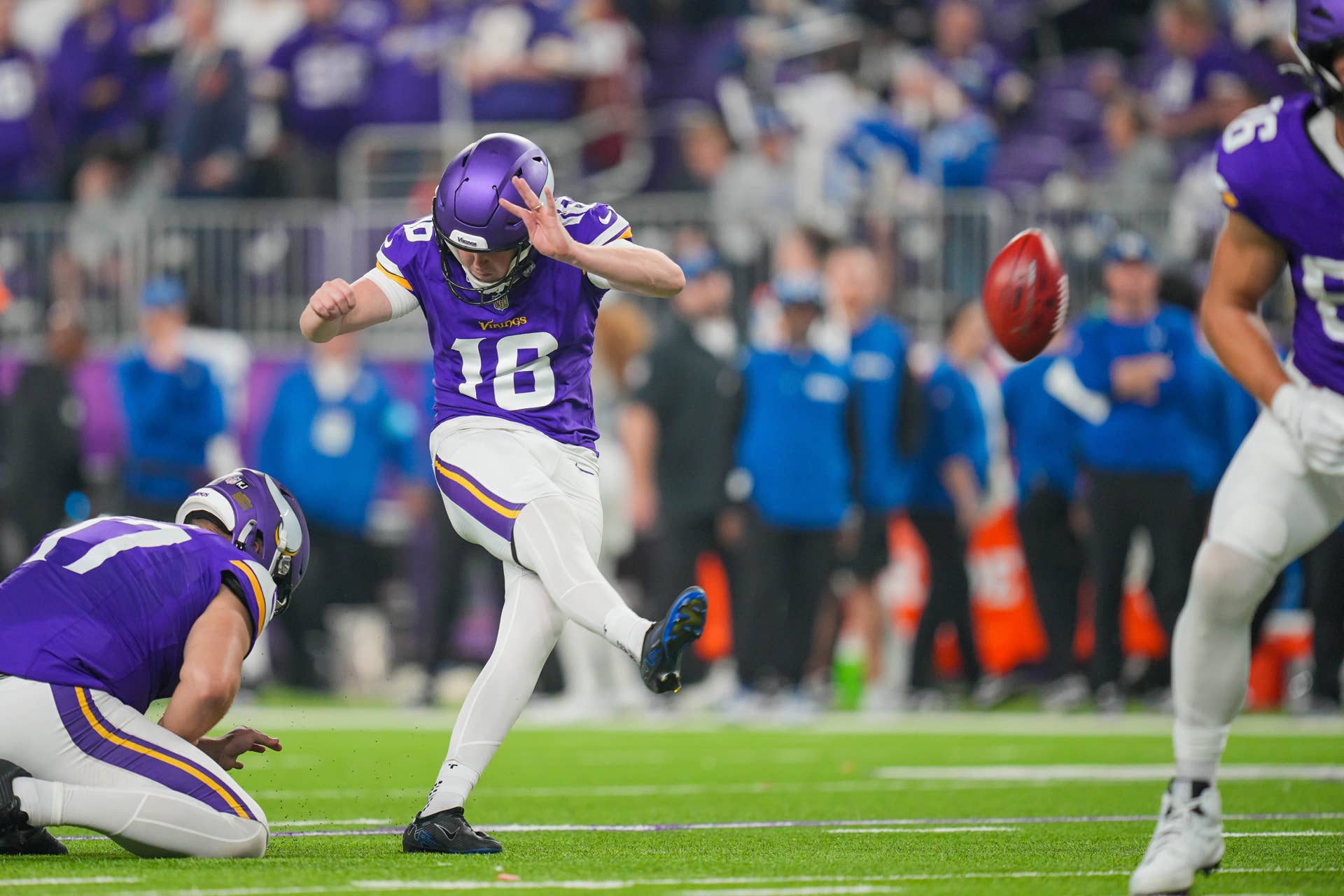 Report: Minnesota Vikings sign kicker John Parker Romo with Reichard ...