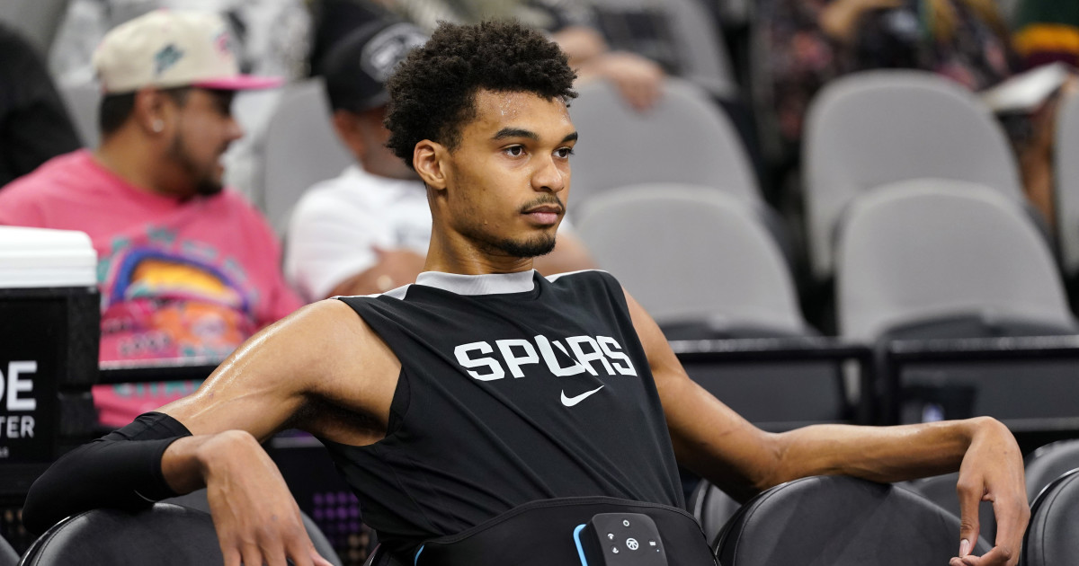 Victor Wembanyama Makes NBA History in Spurs-Wizards - Athlon Sports