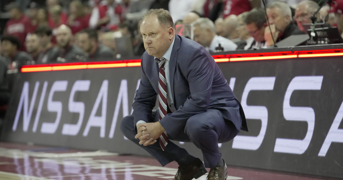 Wisconsin Basketball Coach Sends Clear Message to Starting Center ...