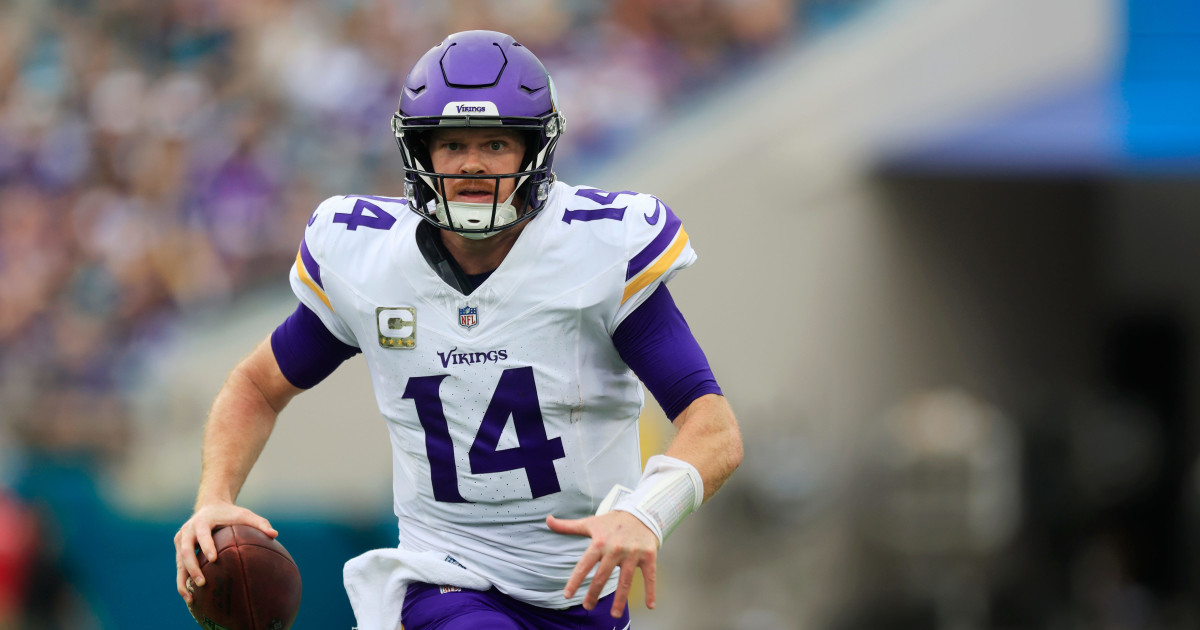 Vikings Predicted to Make Risky Call on QB Sam Darnold - Athlon Sports