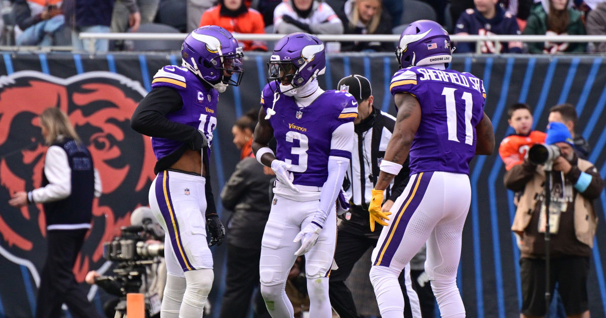 Minnesota Vikings hang on for 30-27 overtime win over Bears - Athlon Sports